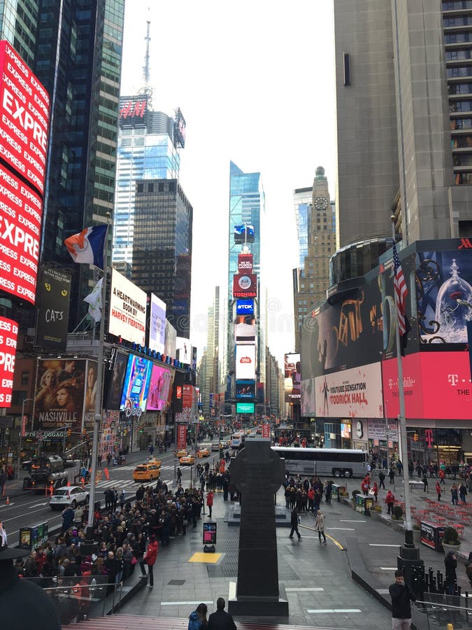 Times Square editorial photo. Image of city, apple, square - 97399556