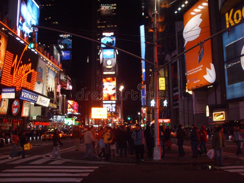 Times Square la nuit image stock éditorial. Image du sommeils - 42429579