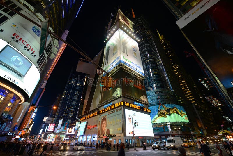 Times Square Na Noite, New York City Foto de Stock Editorial - Imagem ...