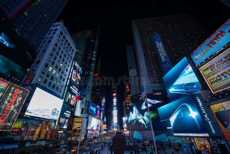 Times Square at night editorial stock image. Image of landmark - 142901694