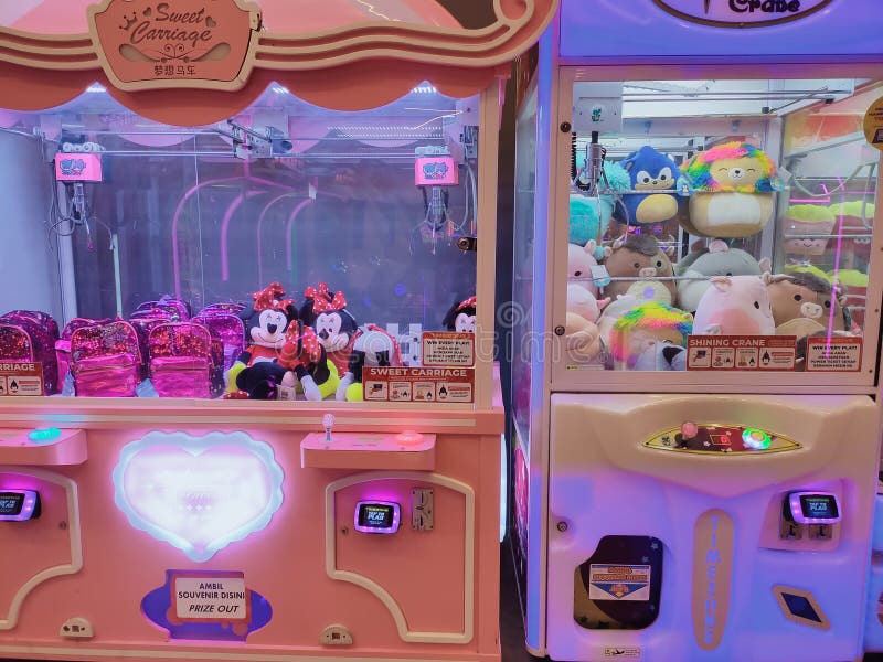 Timezone Kids Mall Play Machine Editorial Image - Image of kids, play ...