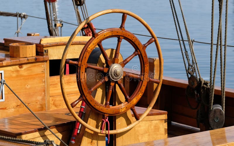 Foto Stock e immagini a tema Timone - Scarica 17,582 foto