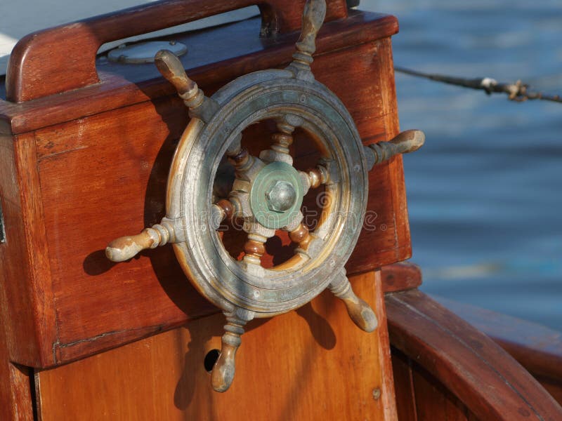 Timone immagine stock. Immagine di rappresentazione, marinaio - 4945201