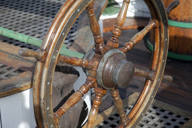 Timone dell'yacht fotografia stock. Immagine di chiusura - 29769630