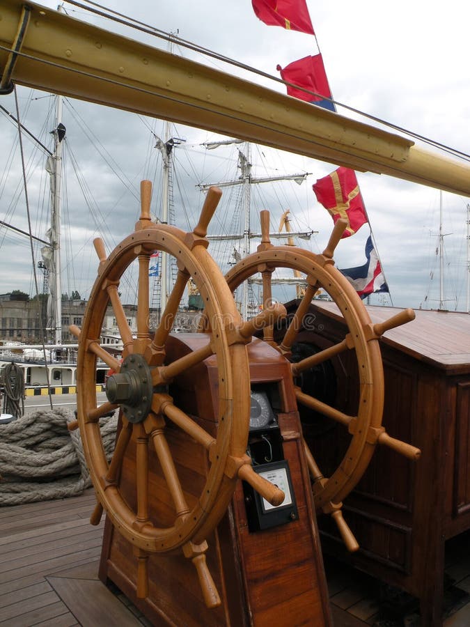 Timone Della Nave Foto Stock - Download 2,786 Royalty Free Photos