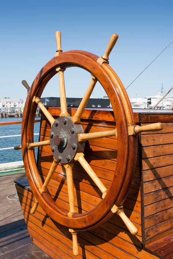 11,664 Timone Foto - Foto Stock Gratis e Royalty-Free da Dreamstime