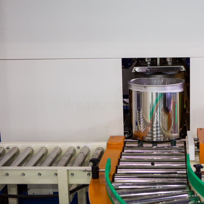 Tin Container on Conveyor To Filling Machine Stock Image - Image of ...