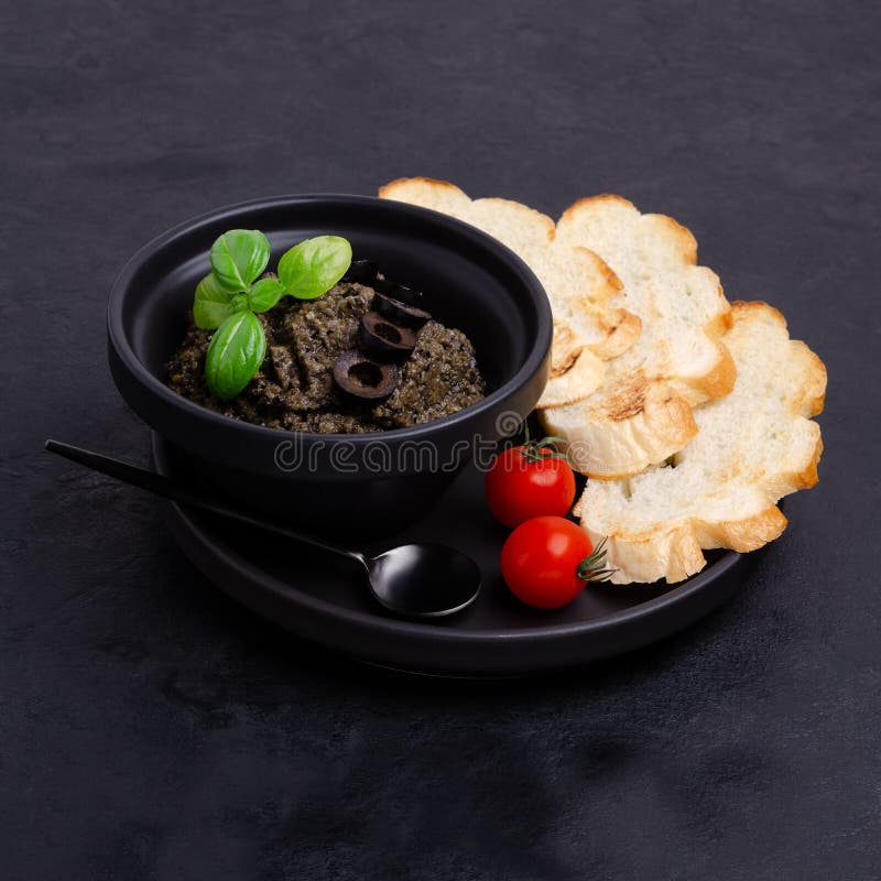 Tinta negra tradicional foto de archivo. Imagen de plato - 156709310