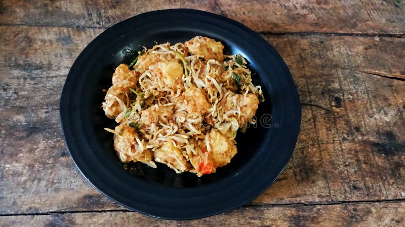 Tipat Cantok is a Savory Balinese Culinary Specialty Stock Image ...