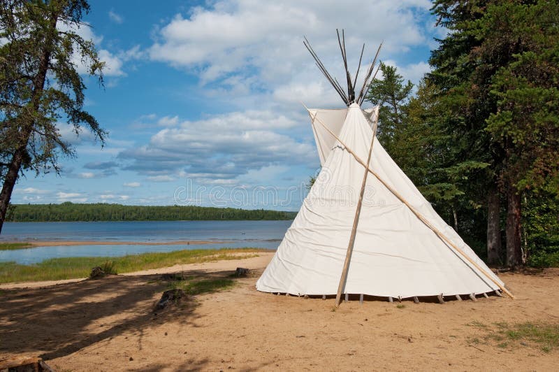 Tipi stock afbeelding. Image of meer, quebec, naturalness - 15777031