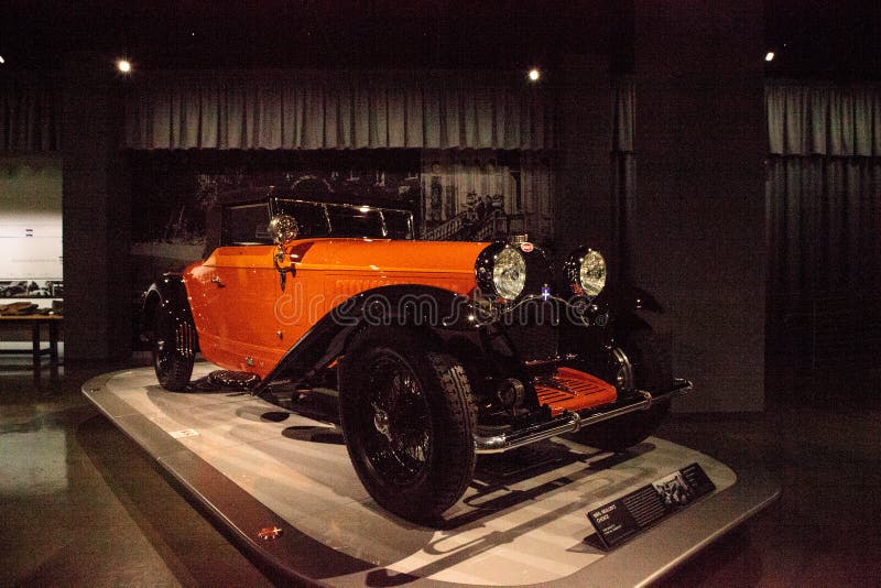Tipo 1930 De Bugatti De La Naranja 46 Cabriolé Imagen editorial ...