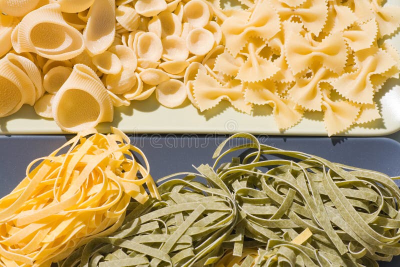 Tipos da massa imagem de stock. Imagem de brilhantemente - 3278979