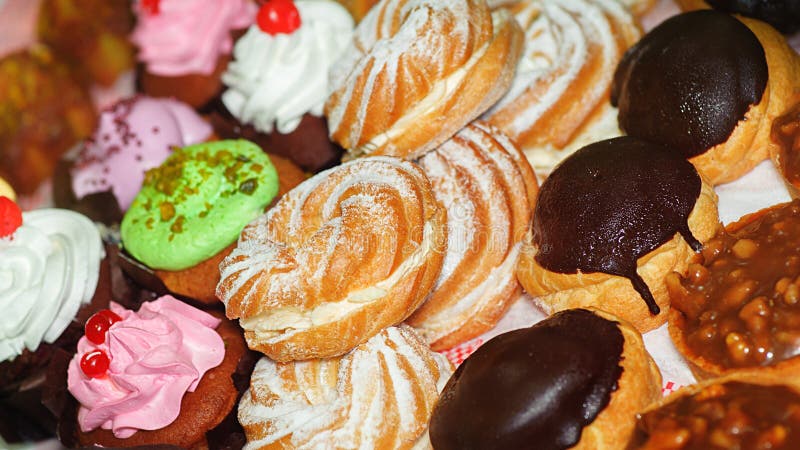 Tipos diferentes de bolos imagem de stock. Imagem de ingredientes ...