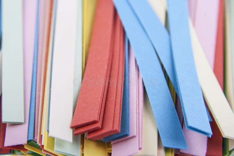 Tiras de papel coloreado imagen de archivo. Imagen de tiras - 93613387