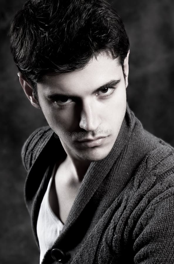 Tiro Preto E Branco De Um Homem Macho. Imagem de Stock - Imagem de ...