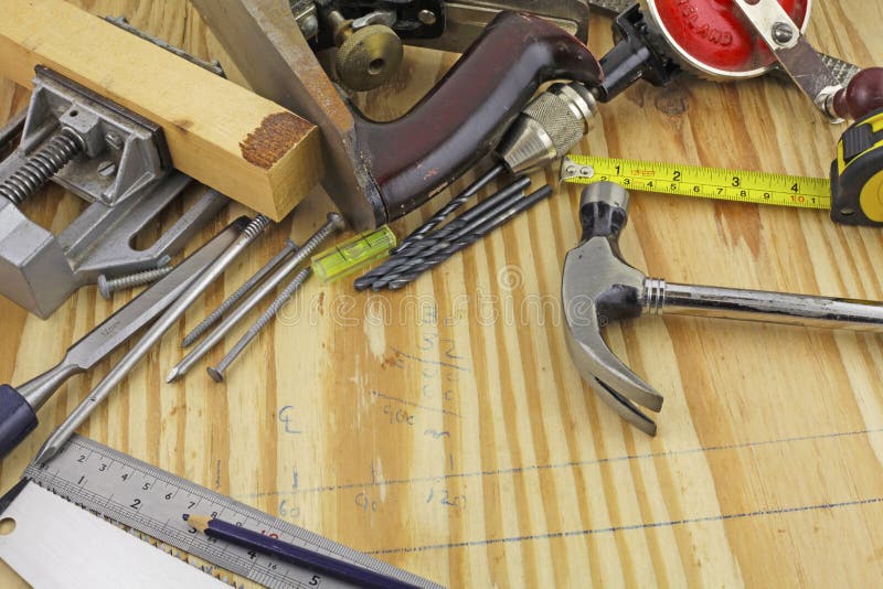 Tischler-Werkzeuge stockbild. Bild von holz, band, stufe - 99718521