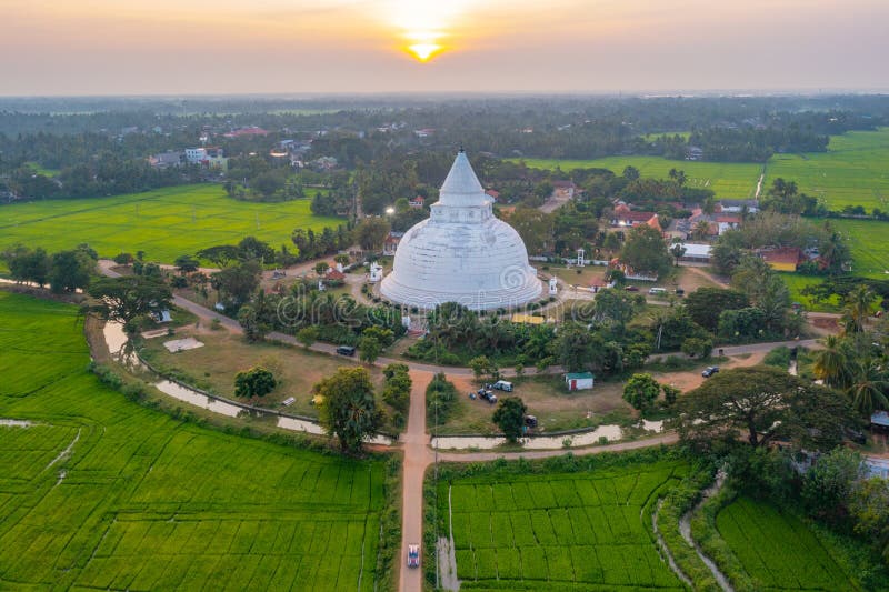 Tissamaharama Stupa at Sri Lanka Stock Image - Image of asia, religion ...