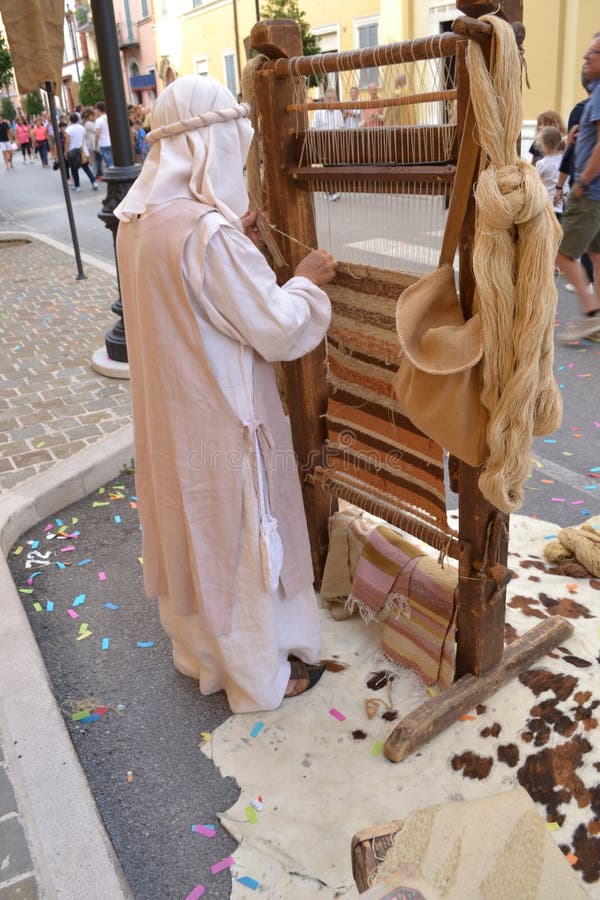 Tisserand photo stock éditorial. Image of tenue, habitude - 43876378