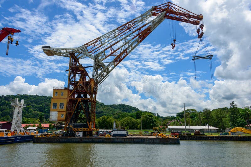 Titan Herman the German Dwarfs the Huisman Crane on the Panama Canal ...