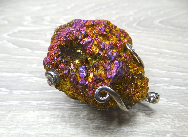 Titanium Rainbow Aura Quartz Semigem Cluster Stock Image - Image of ...