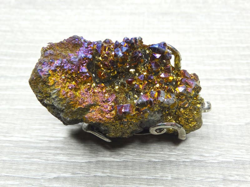 Titanium Rainbow Aura Quartz Semigem Cluster Stock Image - Image of ...