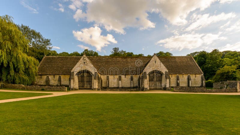Tithe Barn B in Bradford-on-Avon Stock Photo - Image of outdoor ...
