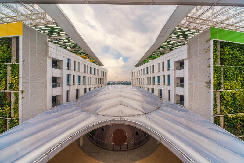 636 School Compound Photos - Free & Royalty-Free Stock Photos from ...