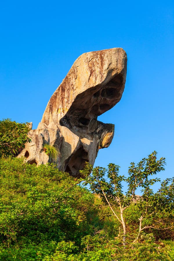 Toad Rock in Mount Abu, India Stock Image - Image of dinosaur, city ...