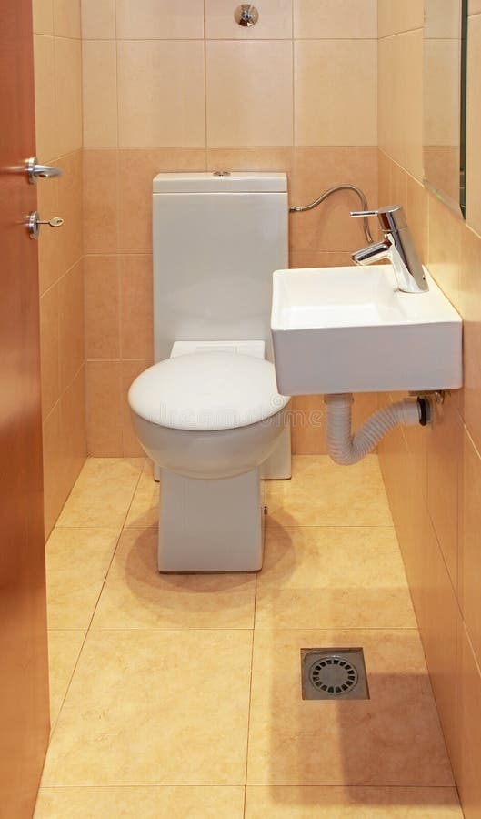 Toalete imagem de stock. Imagem de bacia, lavagem, interior - 40201395