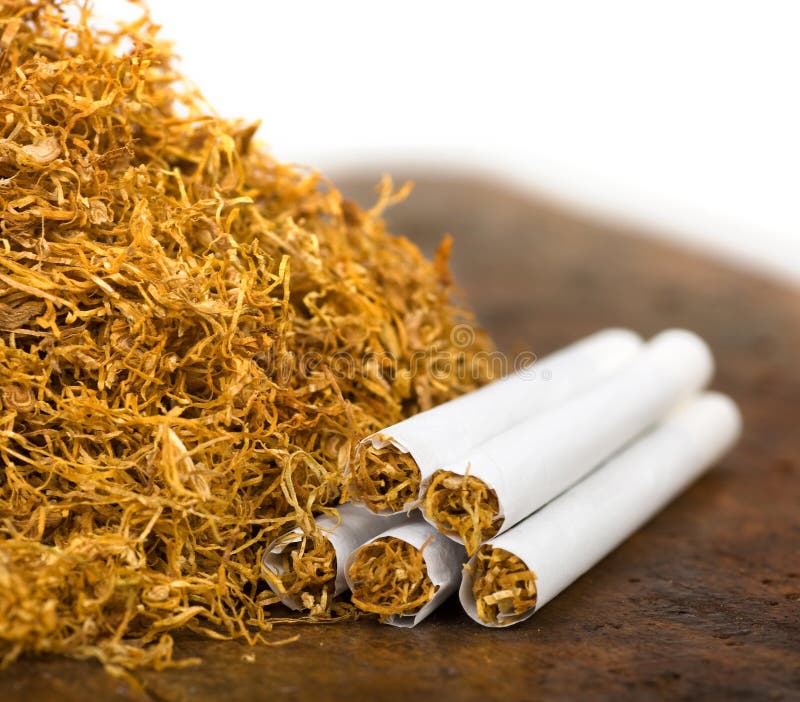 Tobak och cigaretter fotografering för bildbyråer. Bild av produkt ...