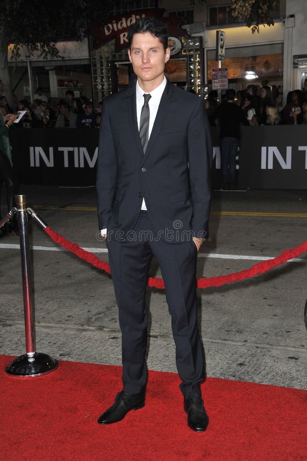 Toby Hemingway editorial photography. Image of featureflash - 21785742