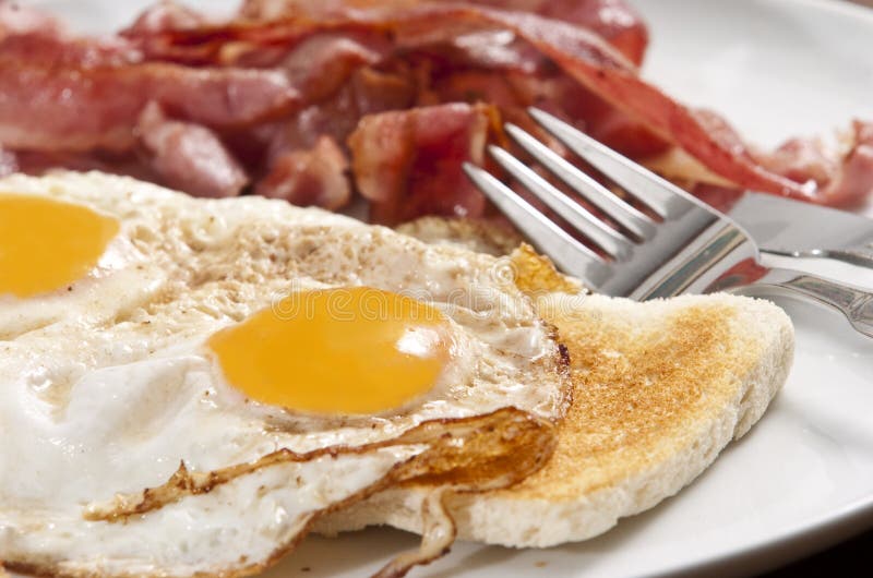Tocino Y Huevos Para El Desayuno Imagen de archivo - Imagen de ...
