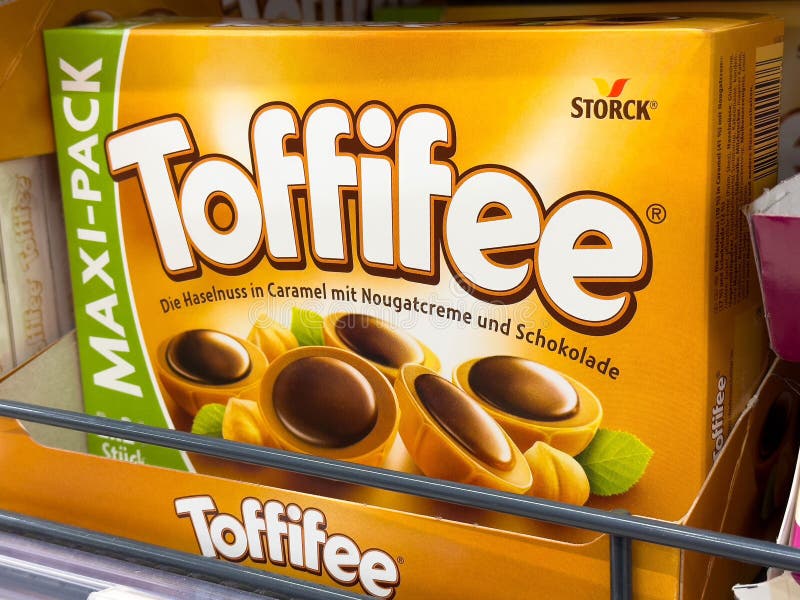 Toffifee Maxi-pack Box on Store Shelf Featuring Hazelnut and Nougat ...