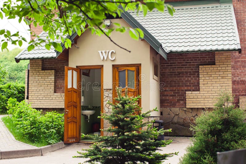 Outdoor Toilet in Australian Bush. Stock Photo - Image of outdoors ...