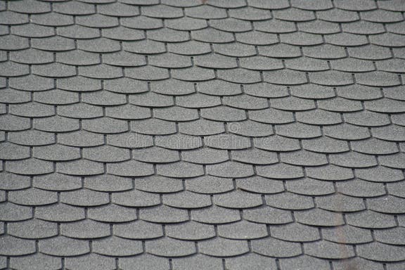 Toit carrelé photo stock. Image du traditionnel, maison - 4174166