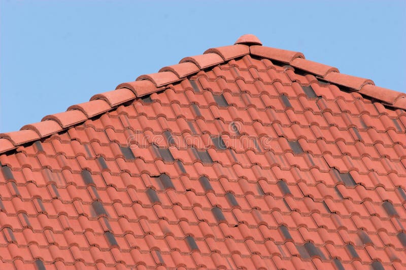 Tuiles De Toit D'argile Dans La Maison Image stock - Image du tuiles ...