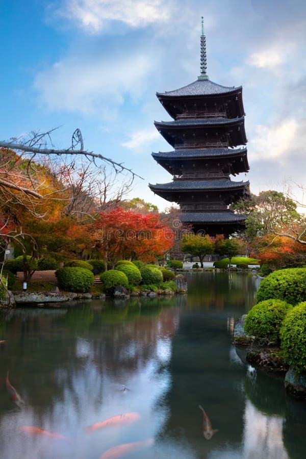 Toji tempel i Kyoto, Japan redaktionell bild. Bild av destination ...