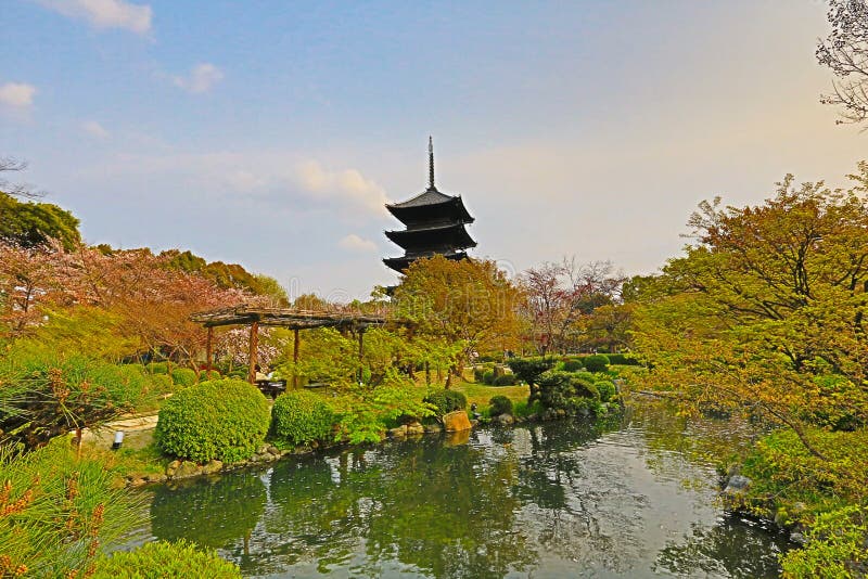 Toji Temple in Spring, Kyoto, Japan Stock Image - Image of traditional ...