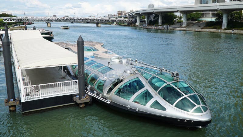 Tokyo Cruise Ship (Hotaluna), Japan Editorial Photography - Image of ...