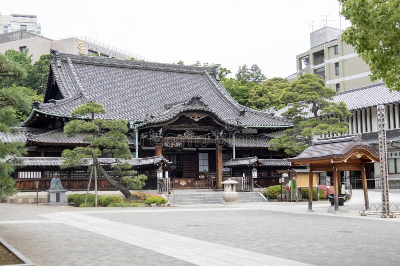 Sengakuji Temple in Tokyo, Japan Editorial Image - Image of famous ...