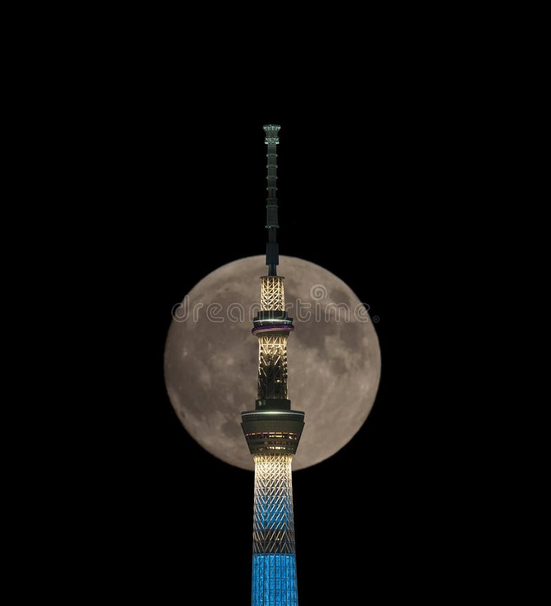 Tokyo Sky Tree and Full Moon Editorial Photography - Image of scenery ...