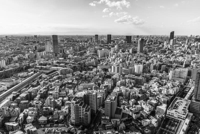 Tokyo skyline editorial image. Image of tower, park, city - 90921105