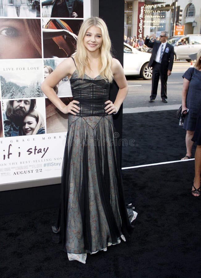 Chloe Grace Moretz Y Brooklyn Beckham Imagen editorial - Imagen de ...