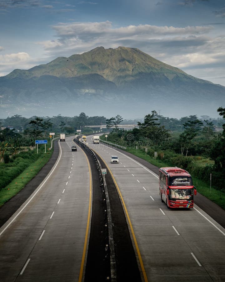 Toll Road with Mountain View Editorial Photo - Image of driving, toll ...