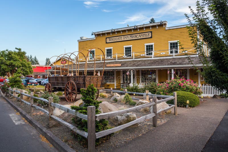Tollgate Inn Restaurant and Bakery Exterior Editorial Stock Image ...