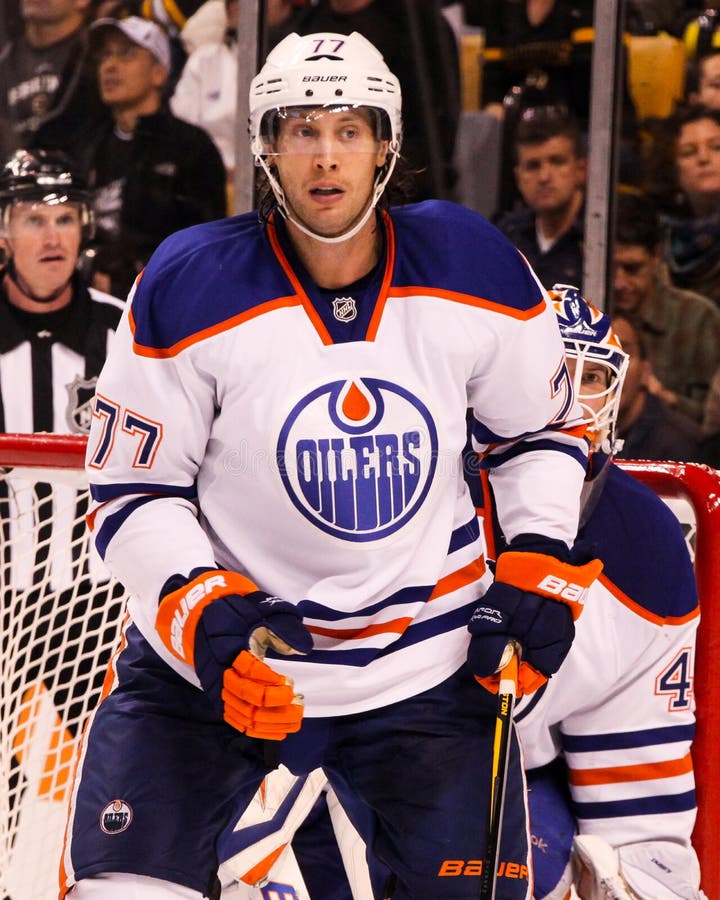 Tom Gilbert Edmonton Oilers Editorial Stock Image - Image of defence ...