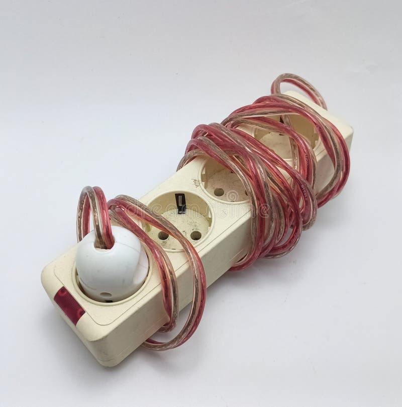 Toma De 4 Sockets Con Cables De Enchufe Foto de archivo - Imagen de ...