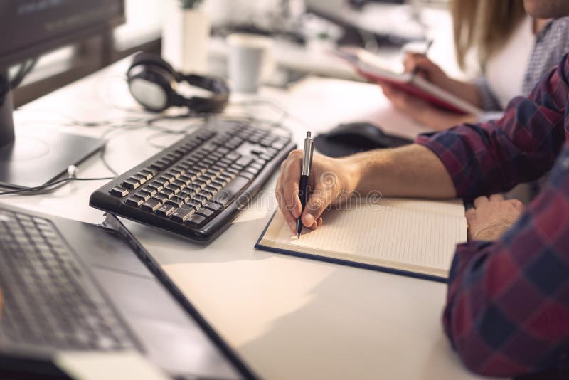 Tomando notas imagem de stock. Imagem de workplace, sucesso - 125349977