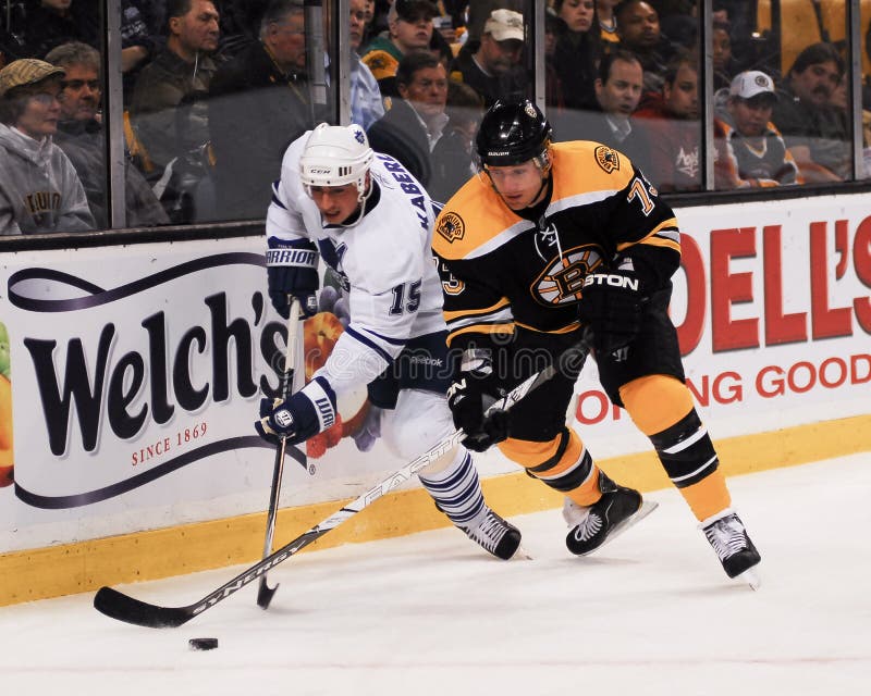 Tomas Kaberle and Michael Ryder Editorial Photo - Image of puck, jersey ...