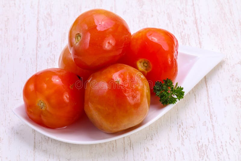 Tomate Del Rojo De La Salmuera Foto de archivo - Imagen de rojo, verano ...